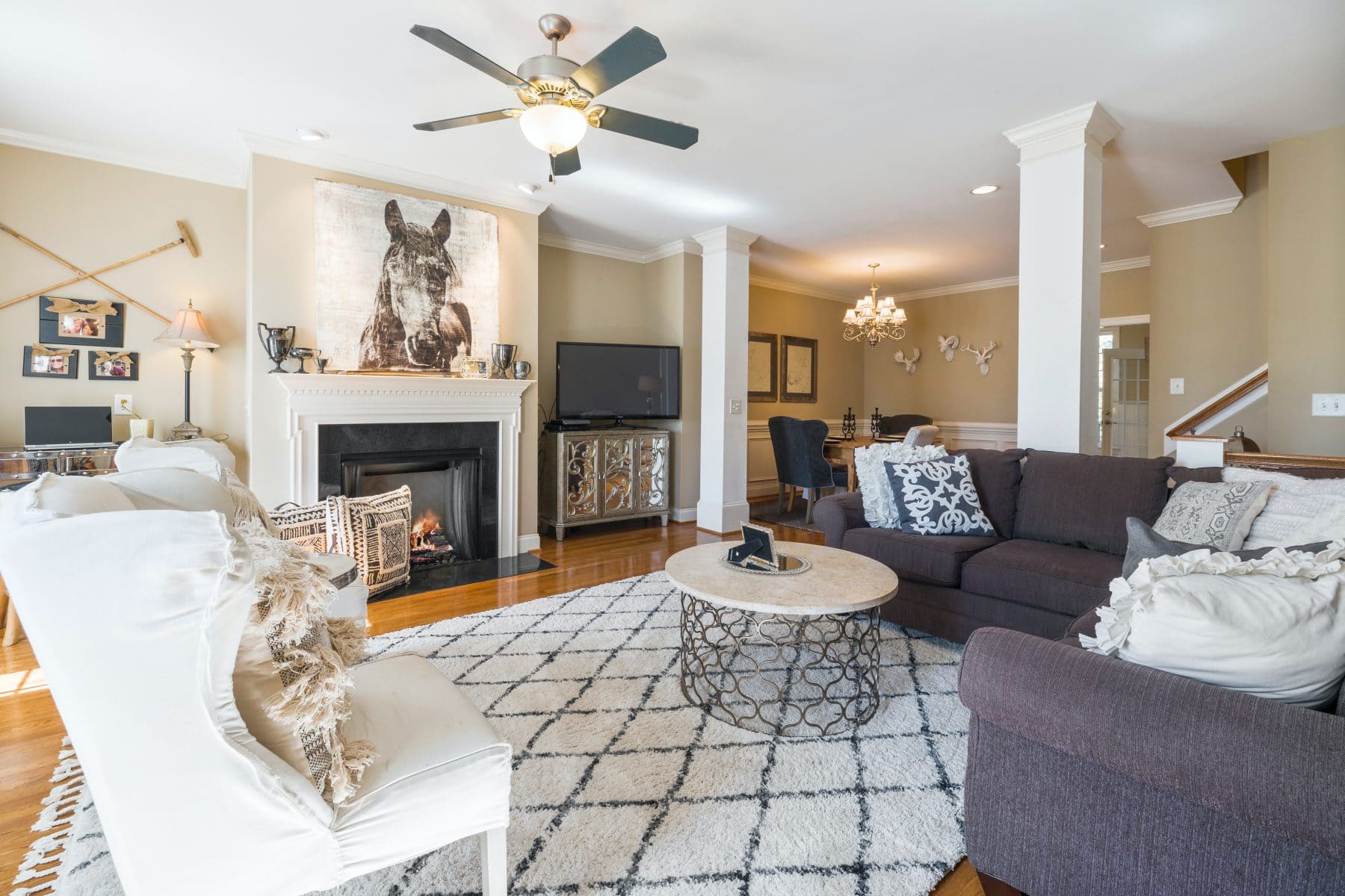 How to Mix and Match Sofas and Chairs