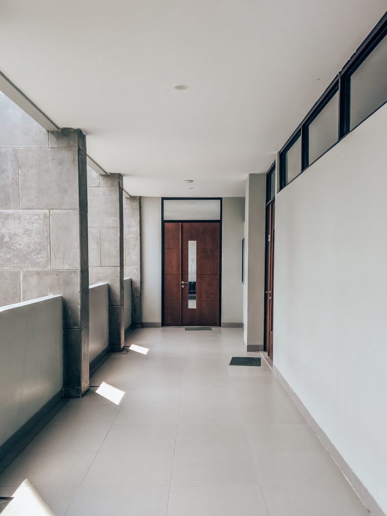 Should Your Hallway be the Same Color as Your Living Room?