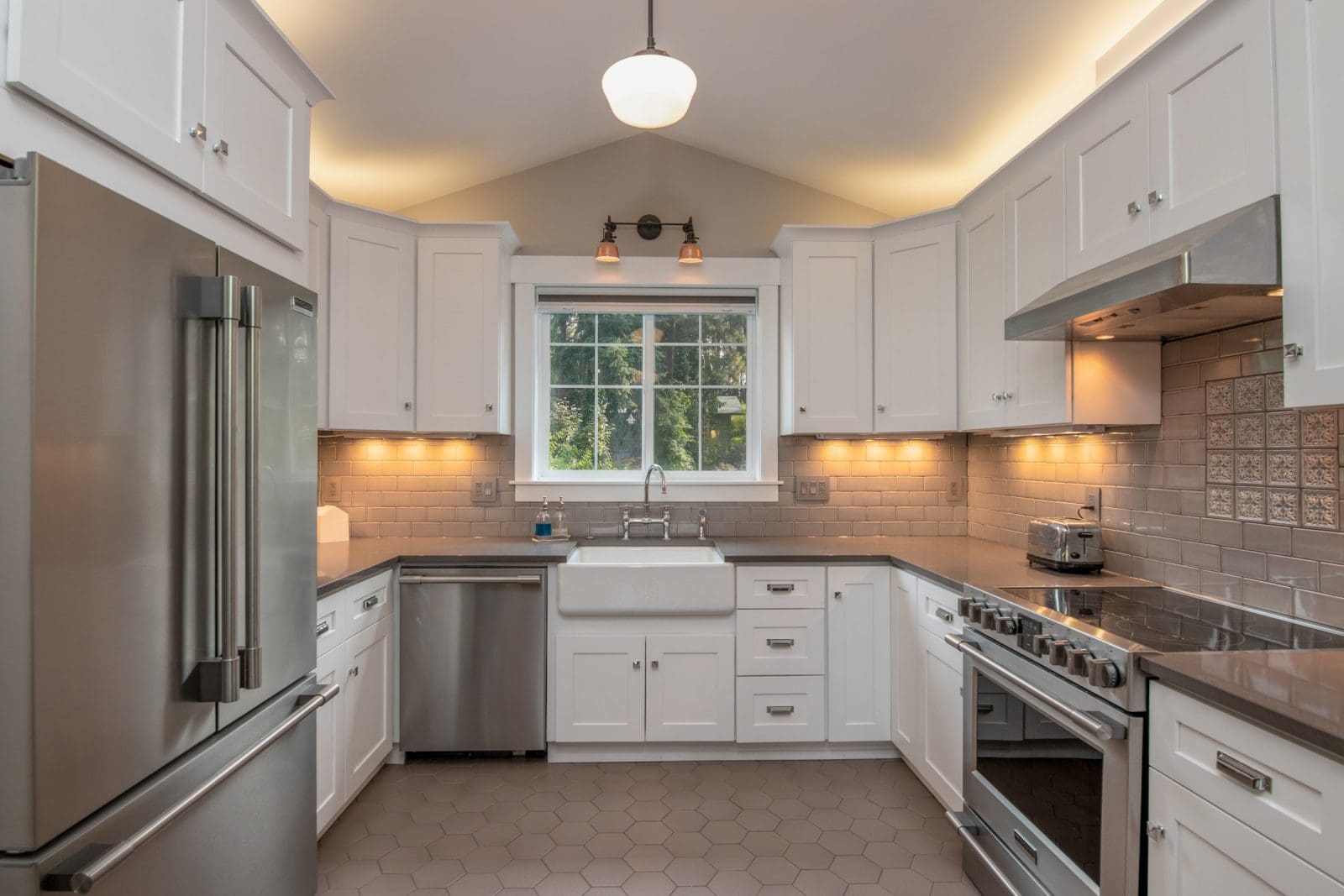 Should a Backsplash Go Around a Window?