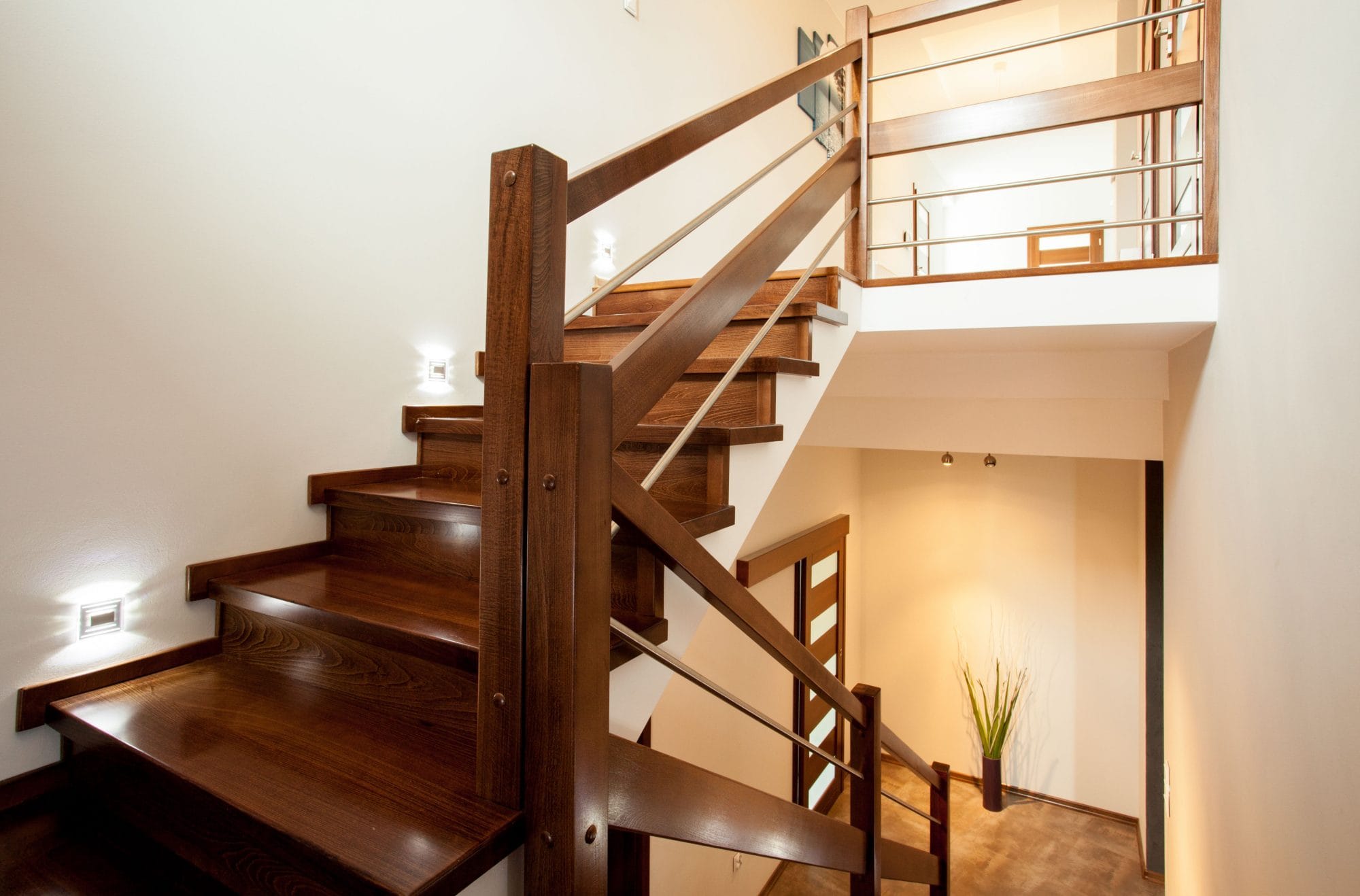 Maximize Your Stairway's Potential with These 7 Wall Sconces Ideas