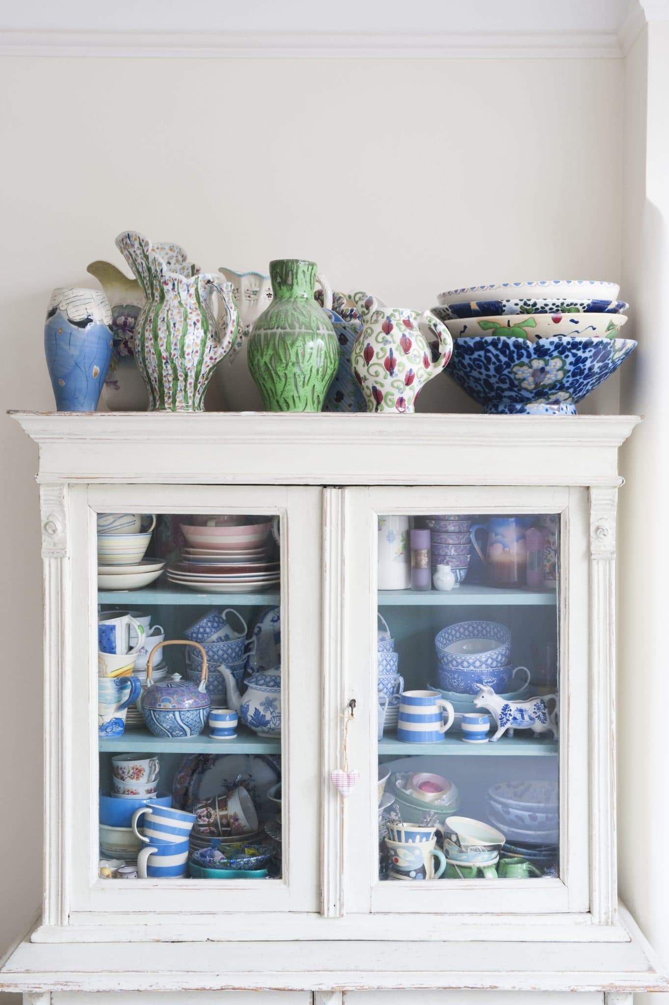 China Cabinet Display Ideas for Every Home
