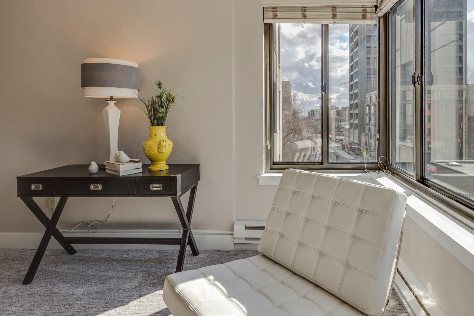 How to Decorate Small Rooms with Corner Windows