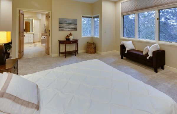 How to Decorate Small Rooms with Corner Windows
